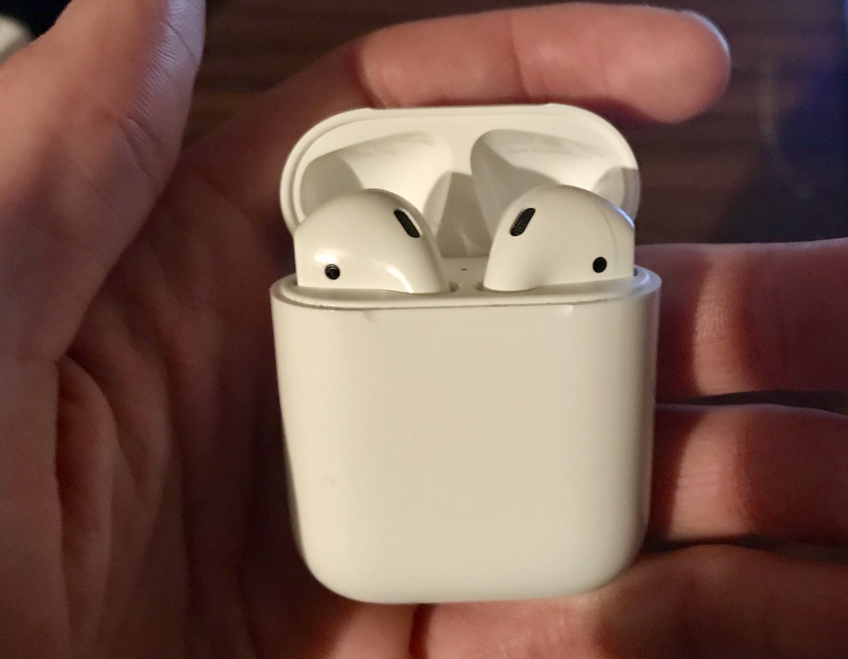 Apple AirPods Review - O2 Community